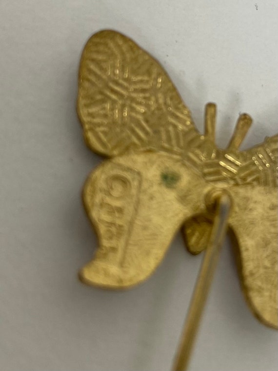 1970’s Fish & Crown Enamel Pin - Gem