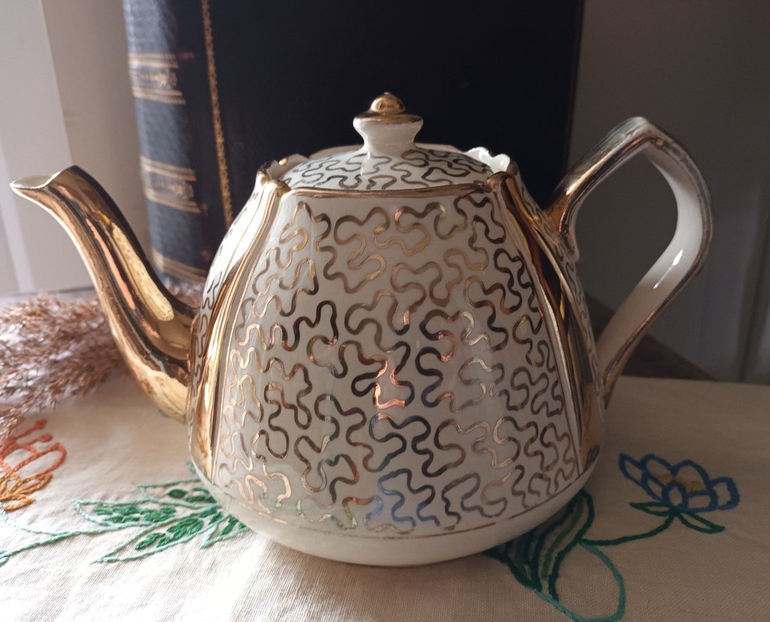 Vintage - Teapot English, Cream With Snail Trail Gilding - Lingard ...