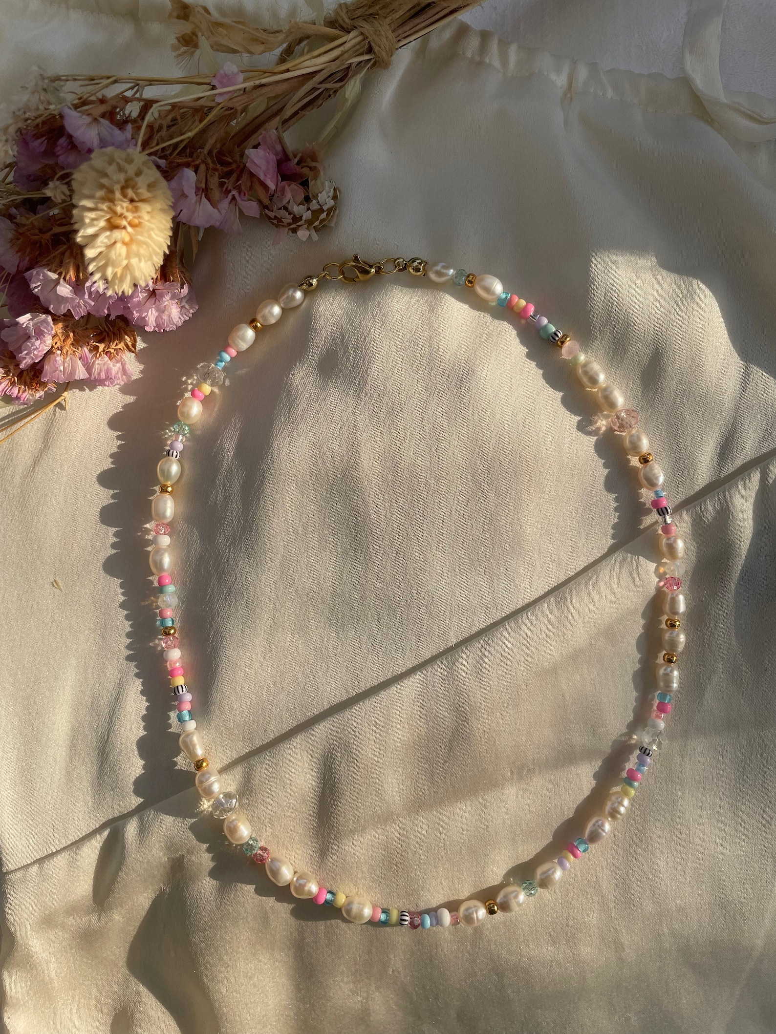 Aruba- bunte Perlenhalskette in Pastell/18k vergoldet beaded necklace ...