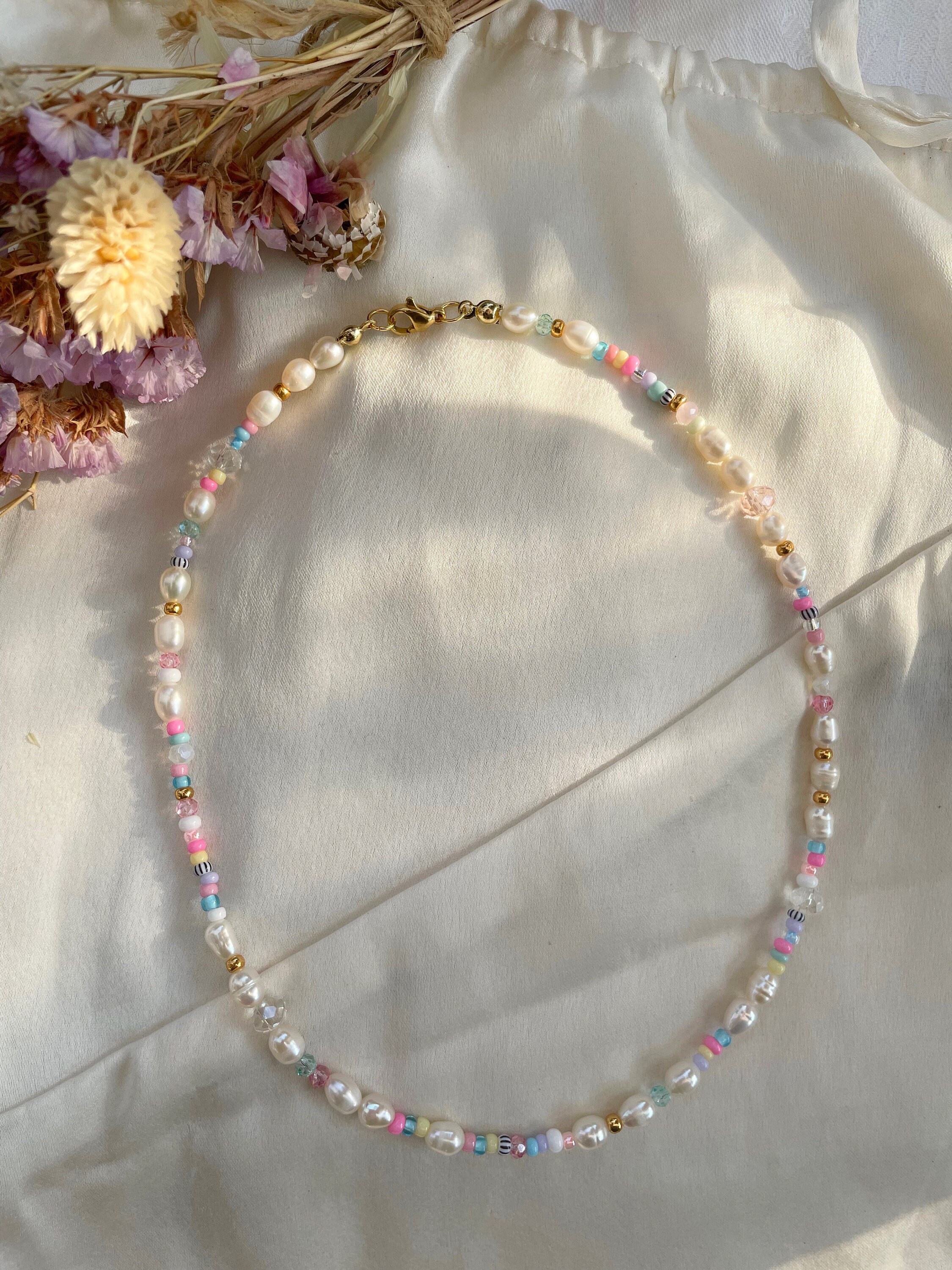 Aruba- bunte Perlenhalskette in Pastell/18k vergoldet beaded necklace ...