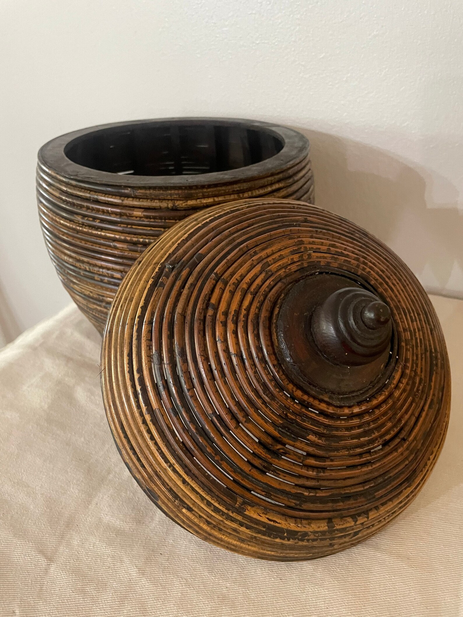 Vintage Pencil Reed Lidded Basket or Planter - Etsy