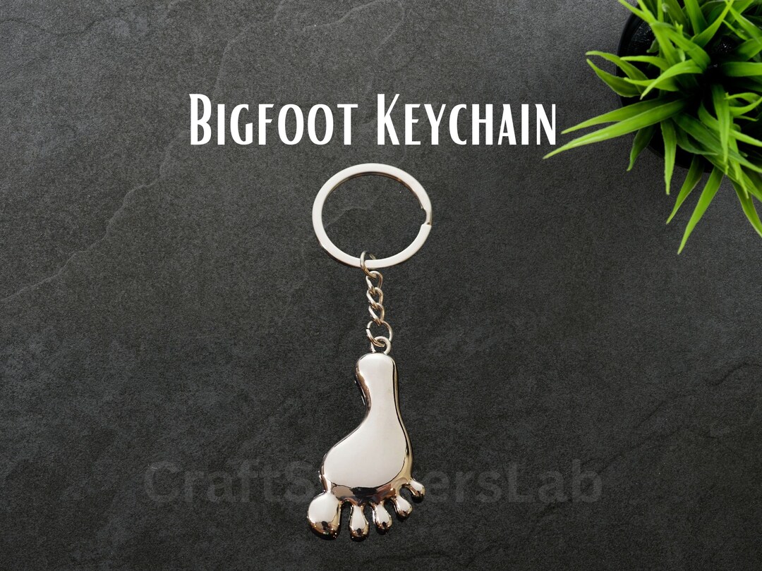 Bigfoot Sasquatch Foot Keychain: Silver Metal Yeti Toes Charm Key Chain ...