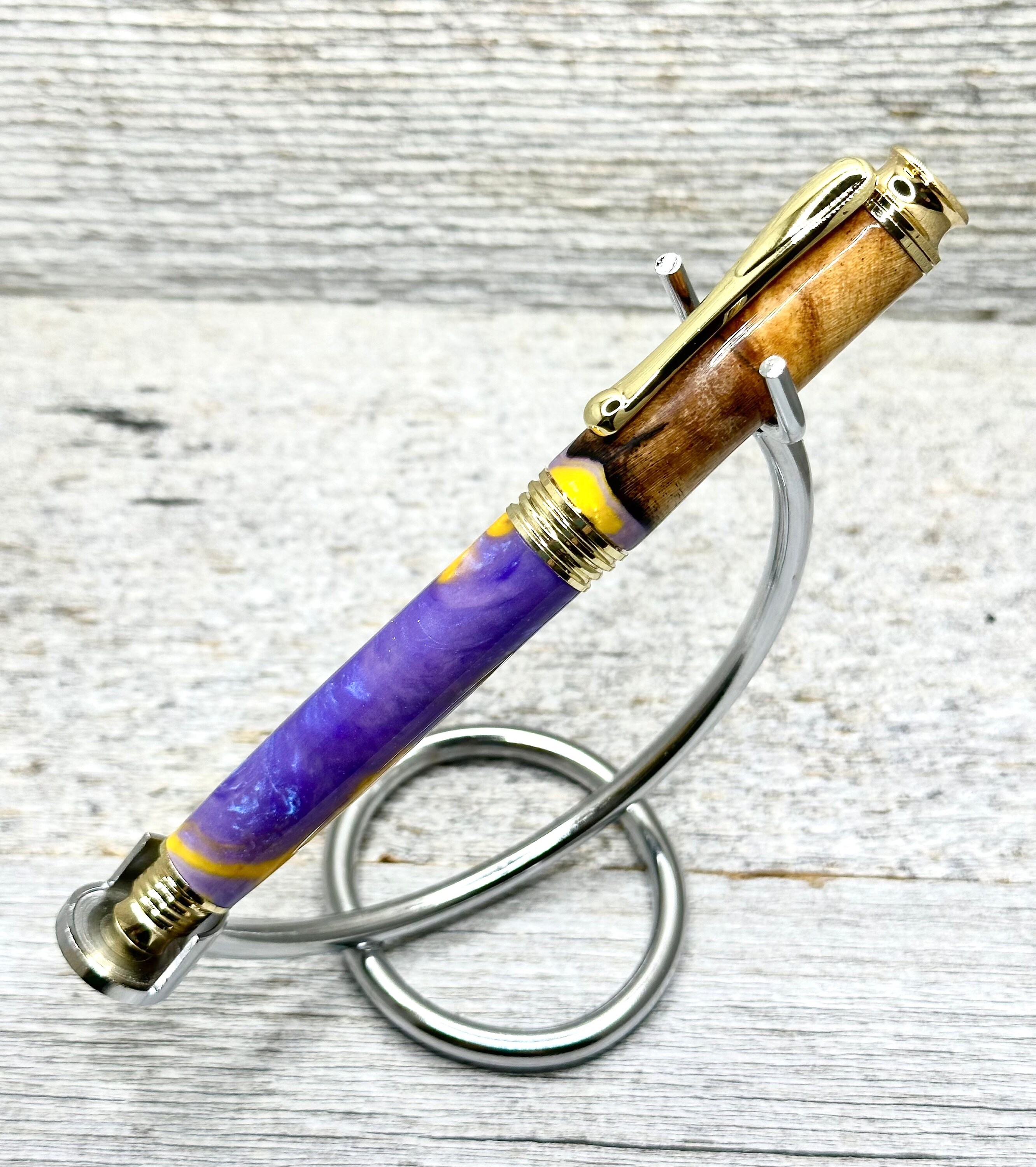 Aston Martin Fountain Pen in A Gold Finish, With A Beautiful Black ...