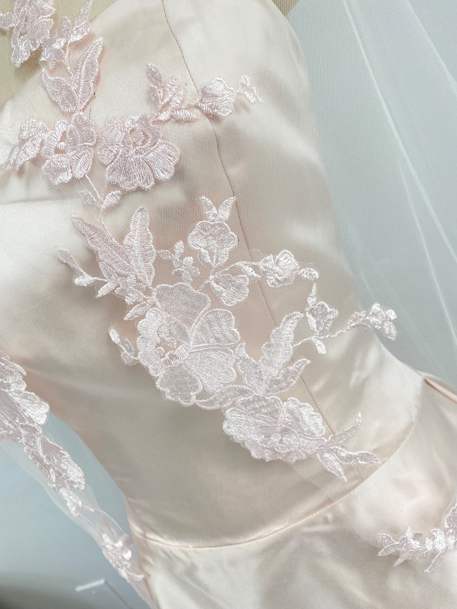 Bridal Blush Pink Veil, Fingertip Length Wedding Veil, Romantic Blush ...