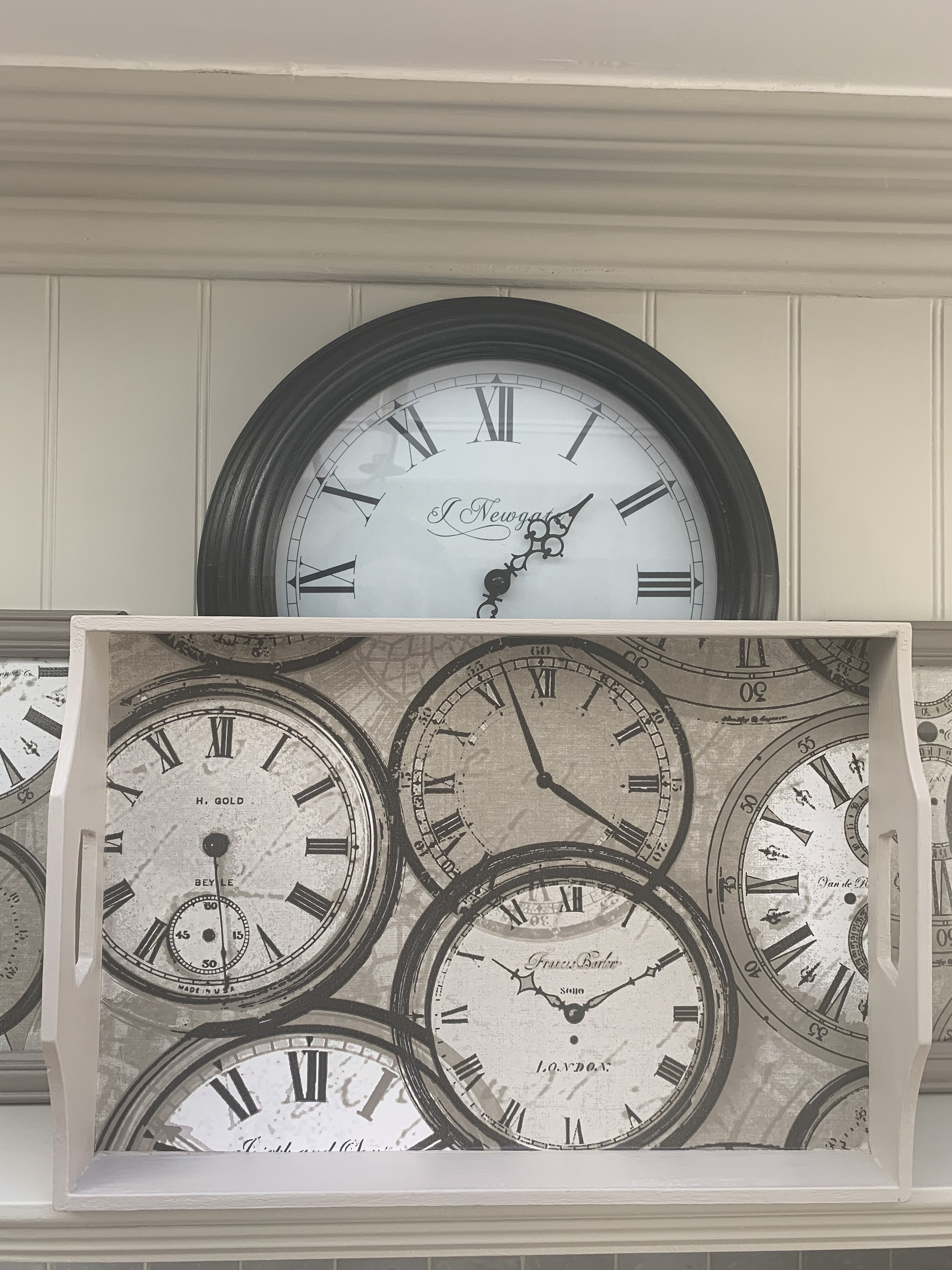 Bespoke Hand Painted Clock Tray in Farrow and Ball colour - Etsy.de