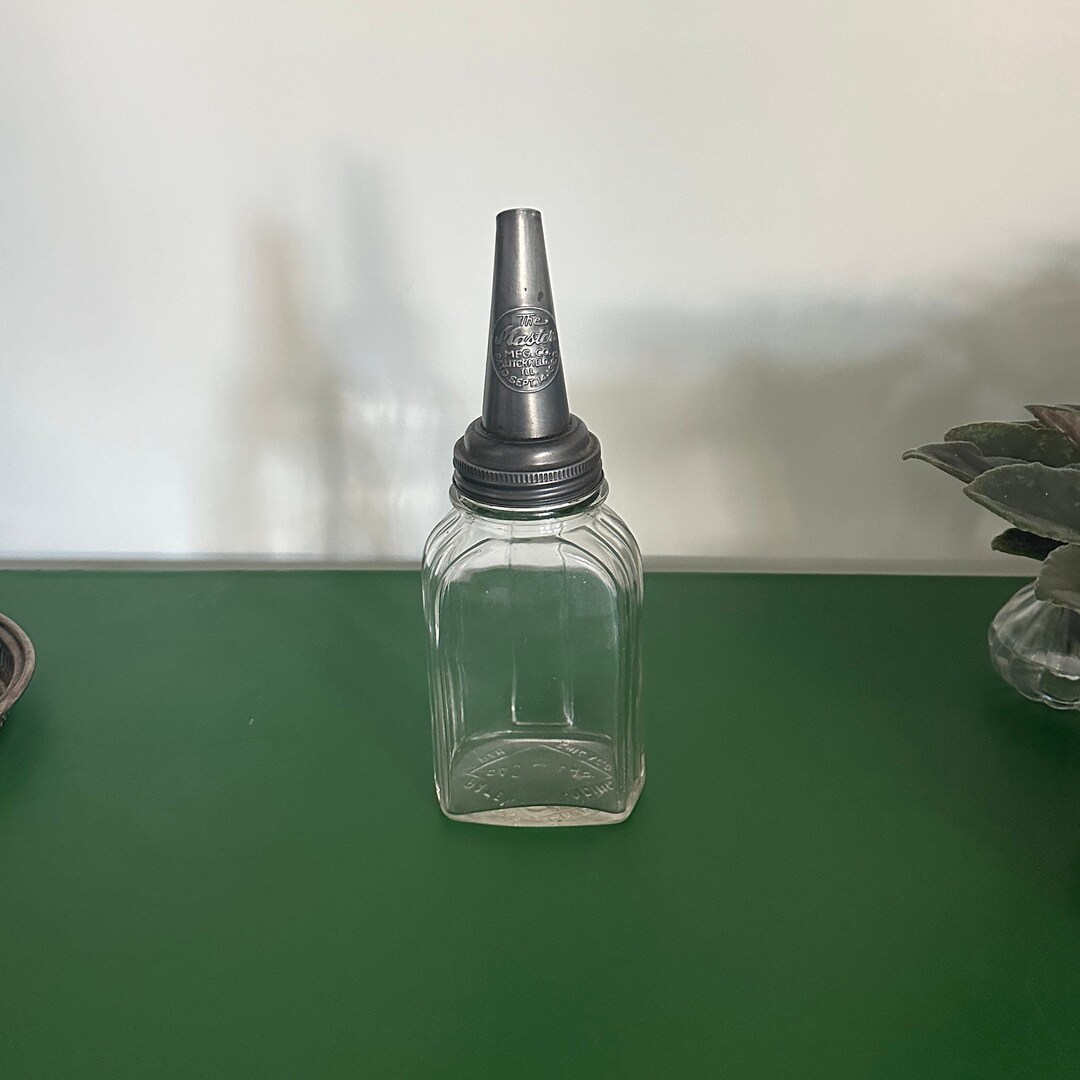 The Master MFG Co. Motor Oil Spout on Hard to Find Collectible Bottle ...