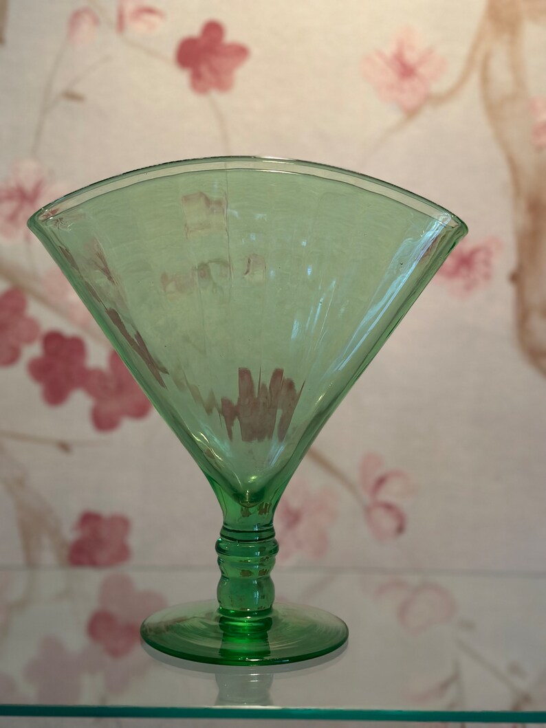 1930s Green Depression Glass Fan Vase - Etsy