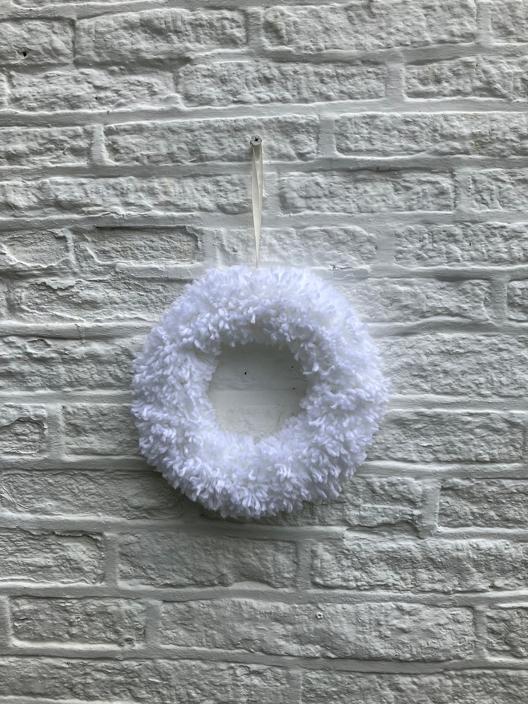 Beautiful White Sustainable Fluffy Wool Wreath,ring,wall, Door Hanging ...