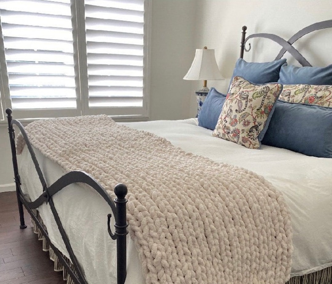 X Large Chunky Fuzzy Hand Knit King Bed Runner 30x 94 - Etsy