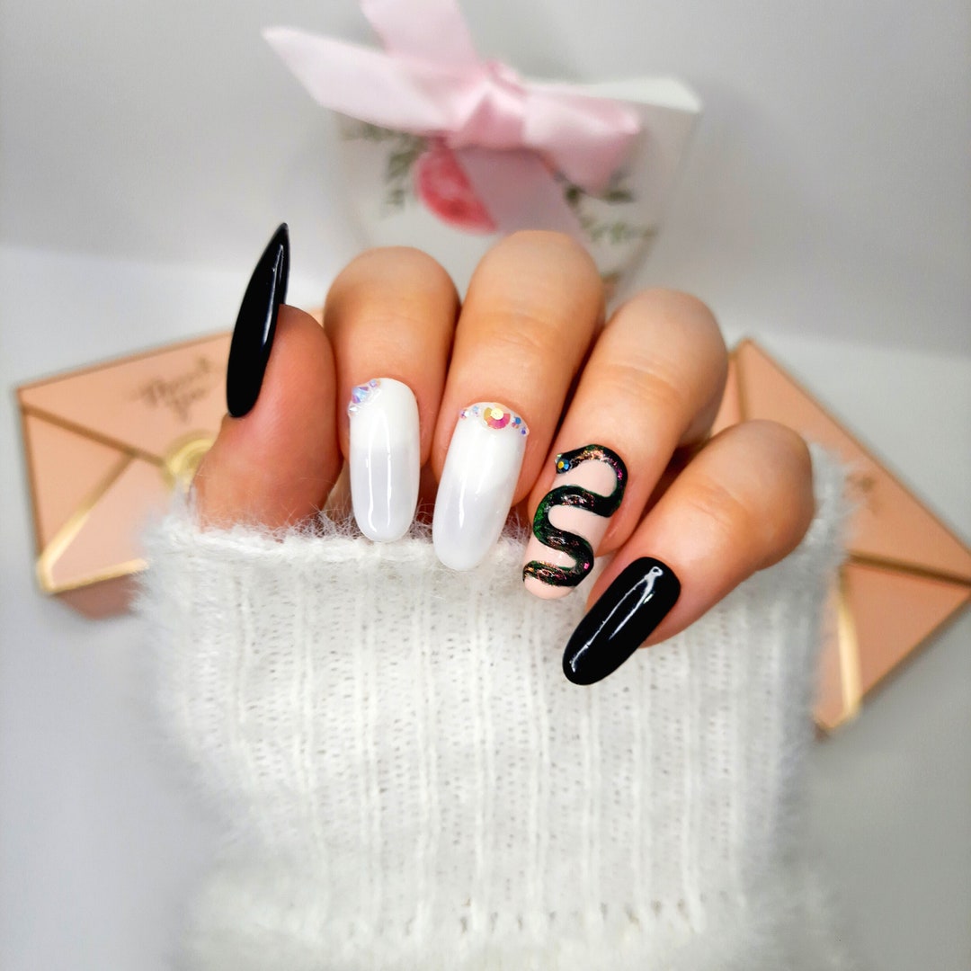 Sculpted Black Snake Press-on Nails - Etsy
