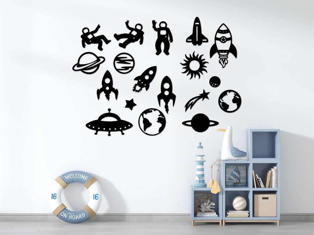 Space Themed Wall Decor for Kids' Room, Rocket, Planet, and Astronaut ...