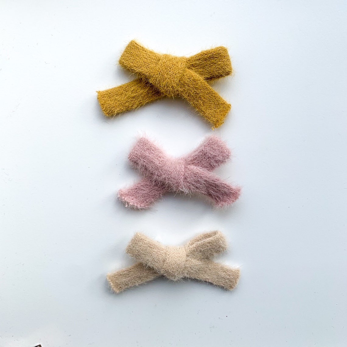 Small Fluffy Bows single - Etsy