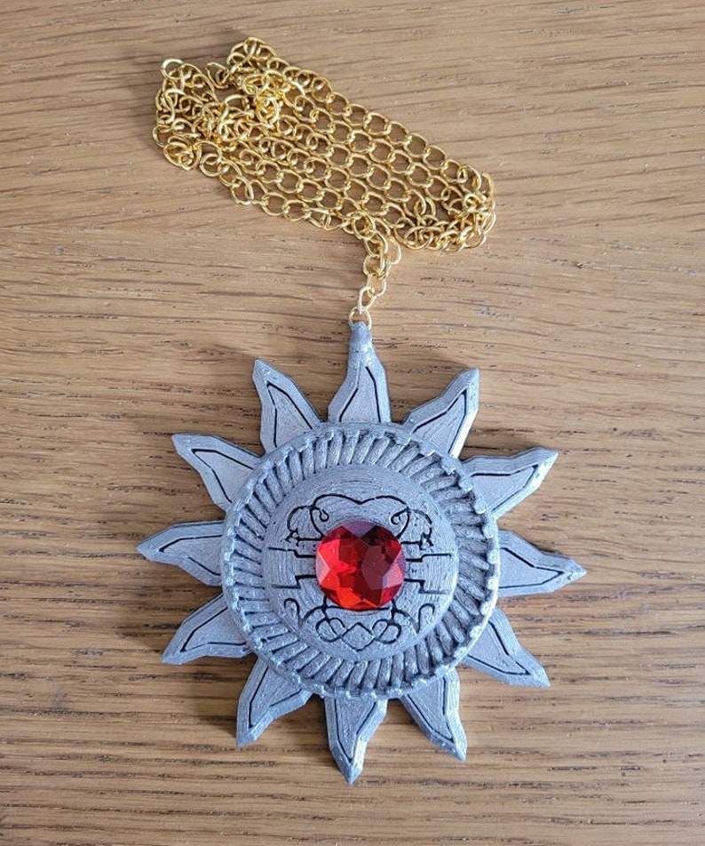 Holy Symbol of Ravenkind Necklace: Curse of Strahd D&D Prop, 3D Printed ...