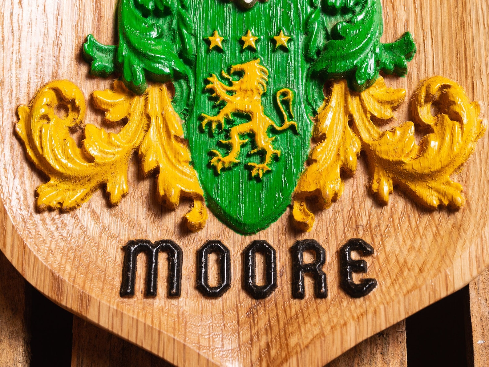 Custom Carved Oak Family Crest Plaque | Handmade Coat of Arms - Etsy