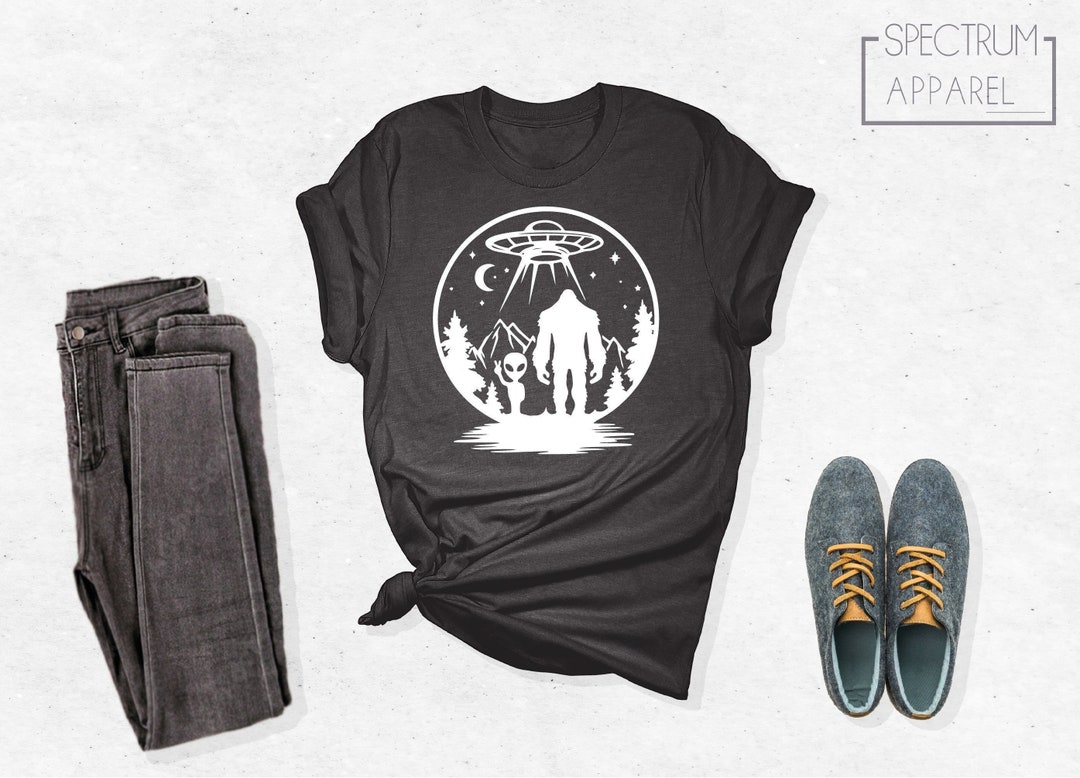 Bigfoot Shirt, Alien Shirt, UFO Shirt, Bigfoot Alien Shirt, Funny Shirt ...