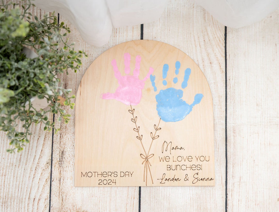 Handprint Art Flower With Kids Names DIY Hand Print Mother's Day Sign ...