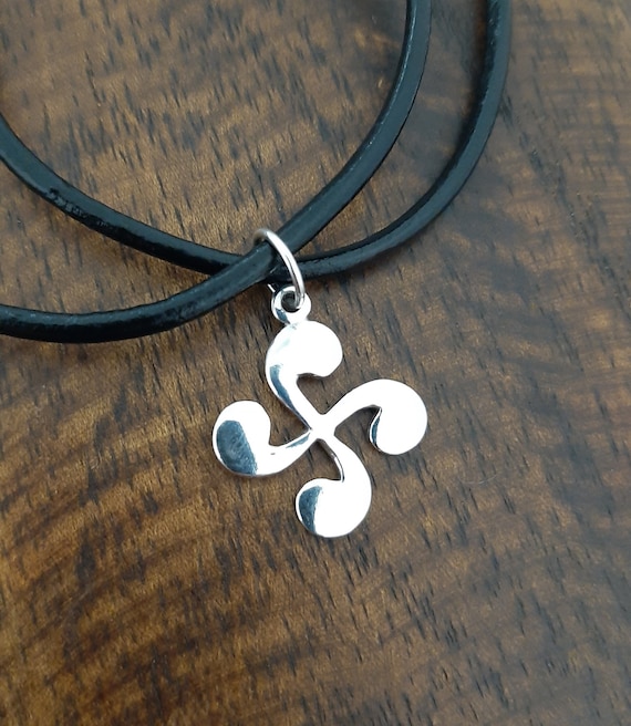 Lauburu Pendant | Etsy