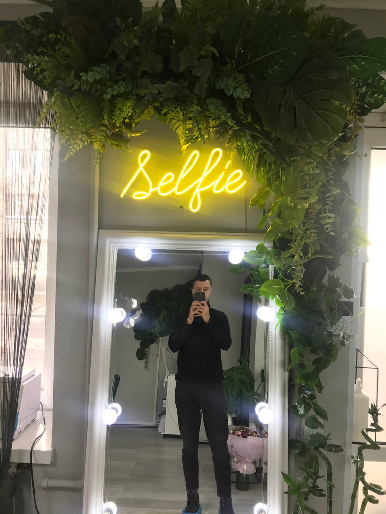 Selfie LED Neon Sign / Beauty Decor - Etsy