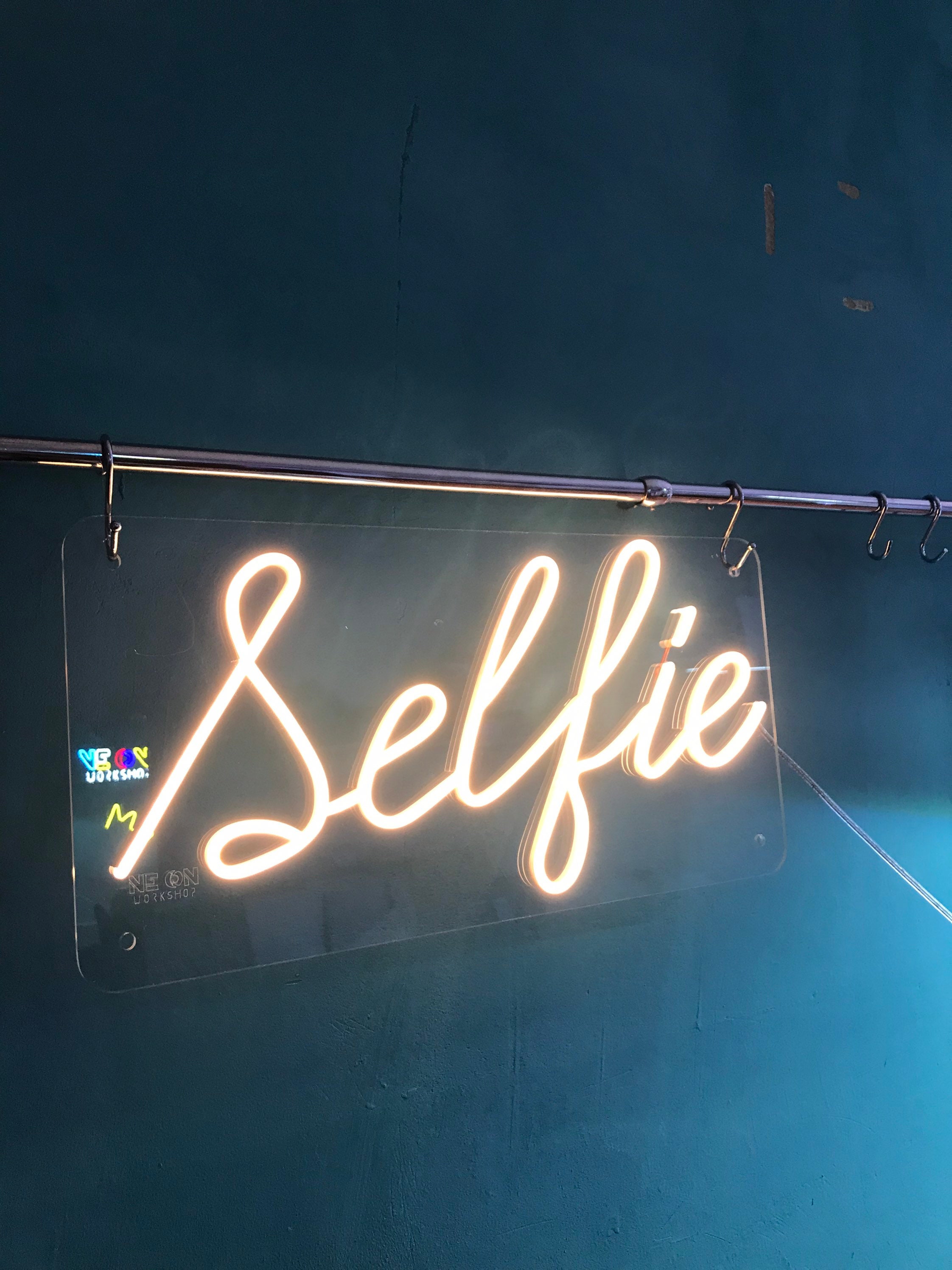 Selfie LED Neon Sign / Beauty Decor - Etsy