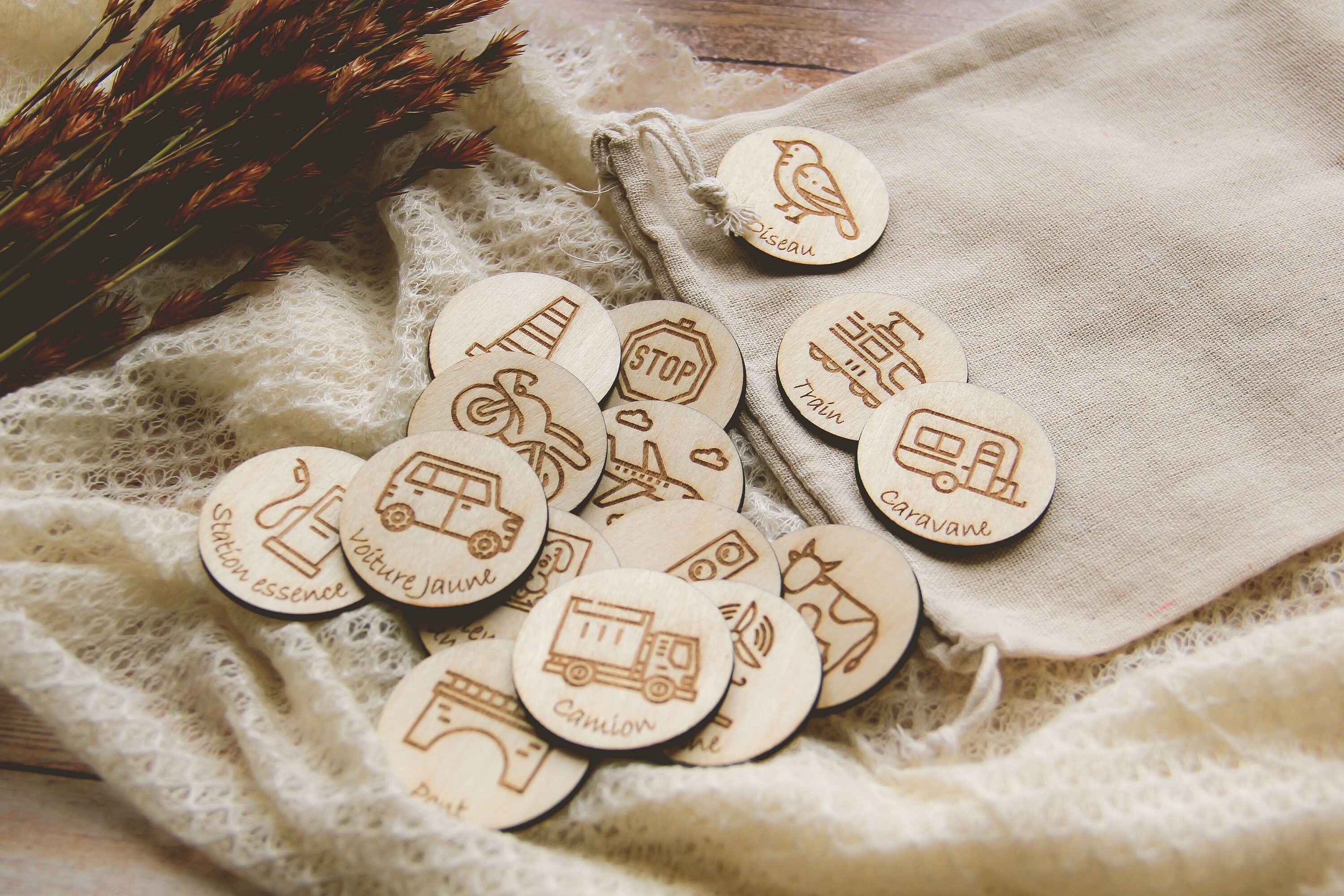 Game of hunting pucks to find wooden theme BEACH Learning & School Toys ...