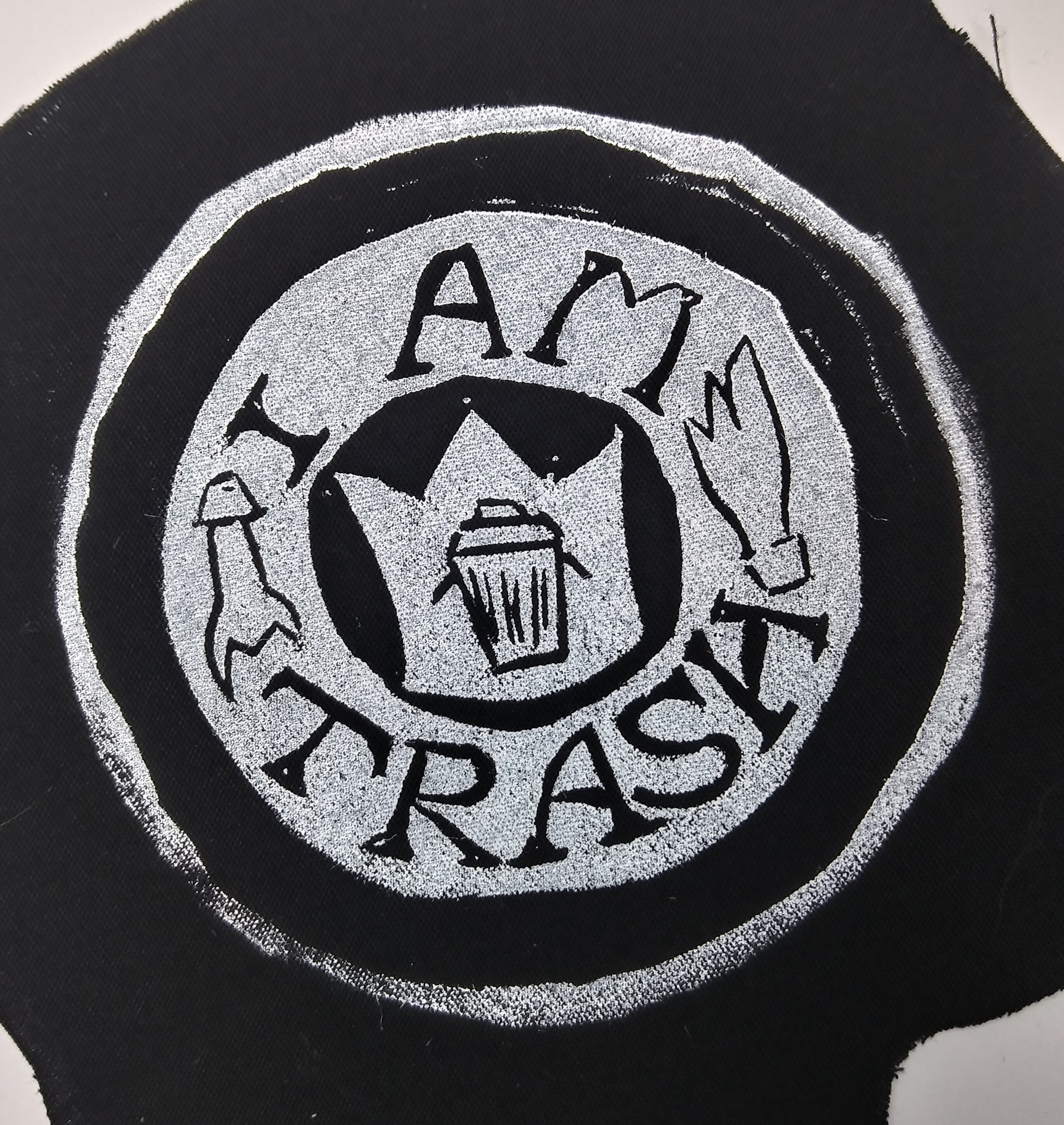 I Am Trash Linocut Punk Patch con Glow in the Dark Option - Etsy España