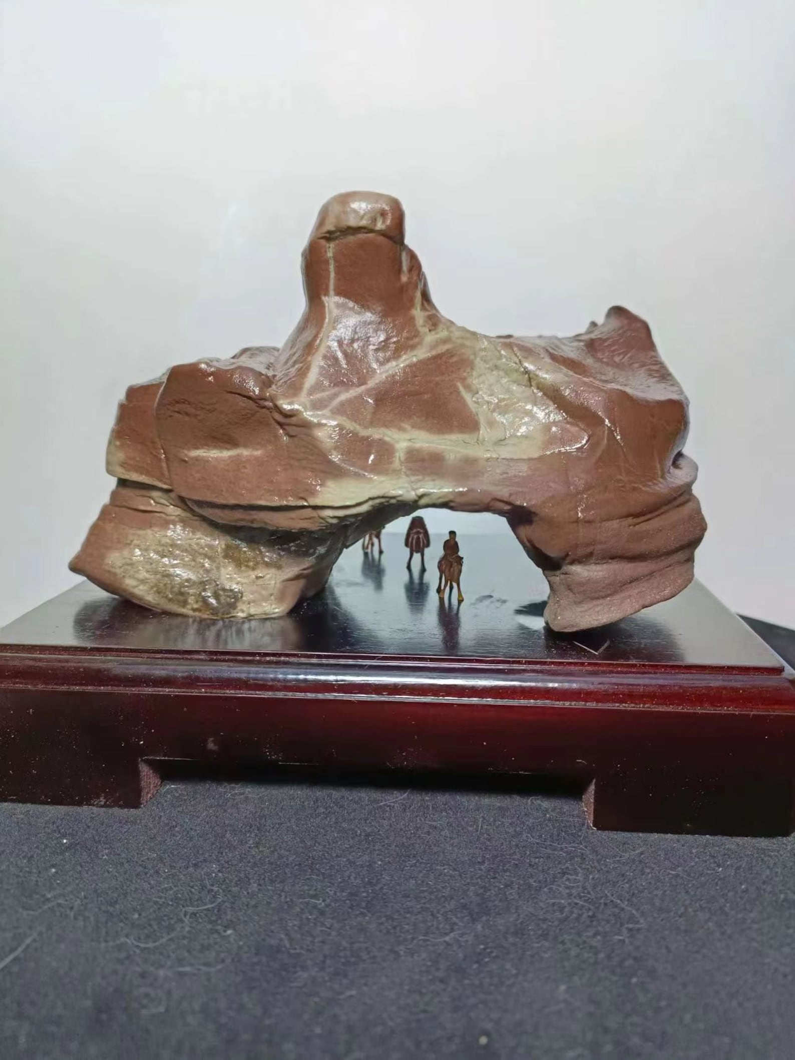 China Natural Stone Mountain Stones Bonsai Suiseki Songhua Stone ...
