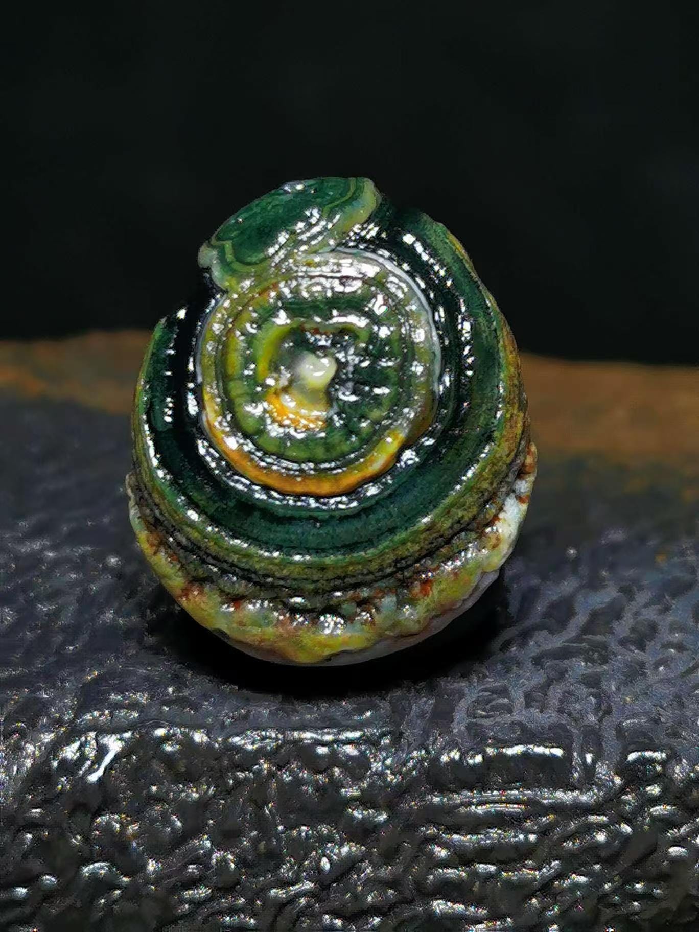 China Natural Stone Mountain Stones Bonsai Suiseki Alashan Desert Stone ...