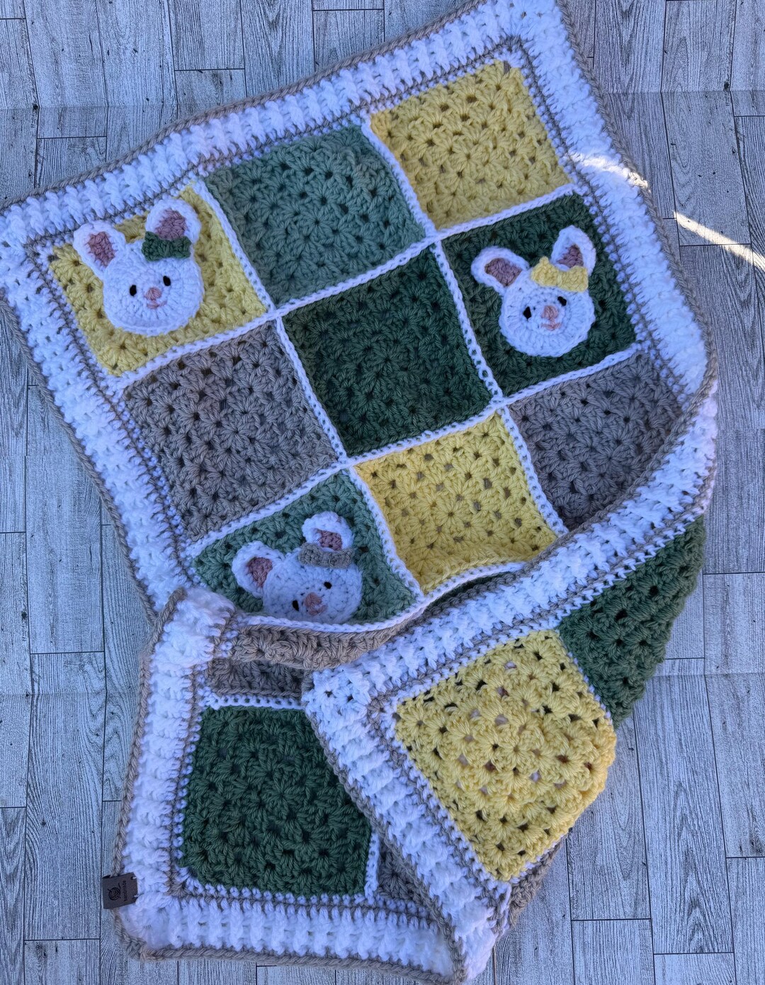 Crochet Baby Blanket - Handmade Granny Square Bunny Appliqué - Etsy