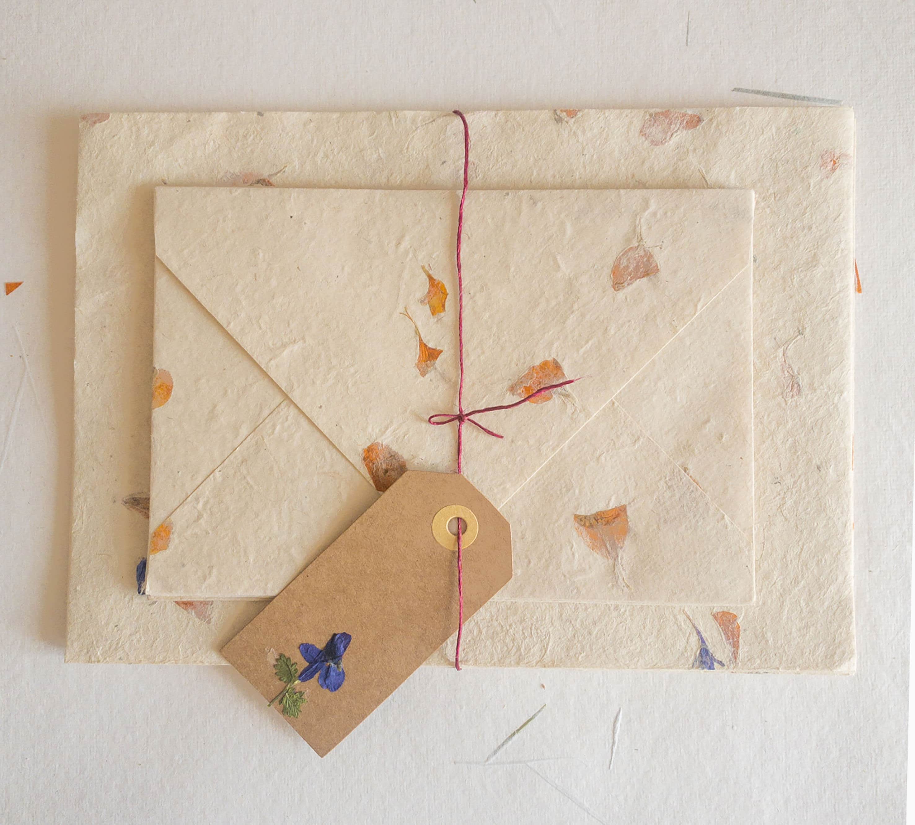 SET OF FIVE Handmade Deckle Paper With Envelop Real Pressed - Etsy