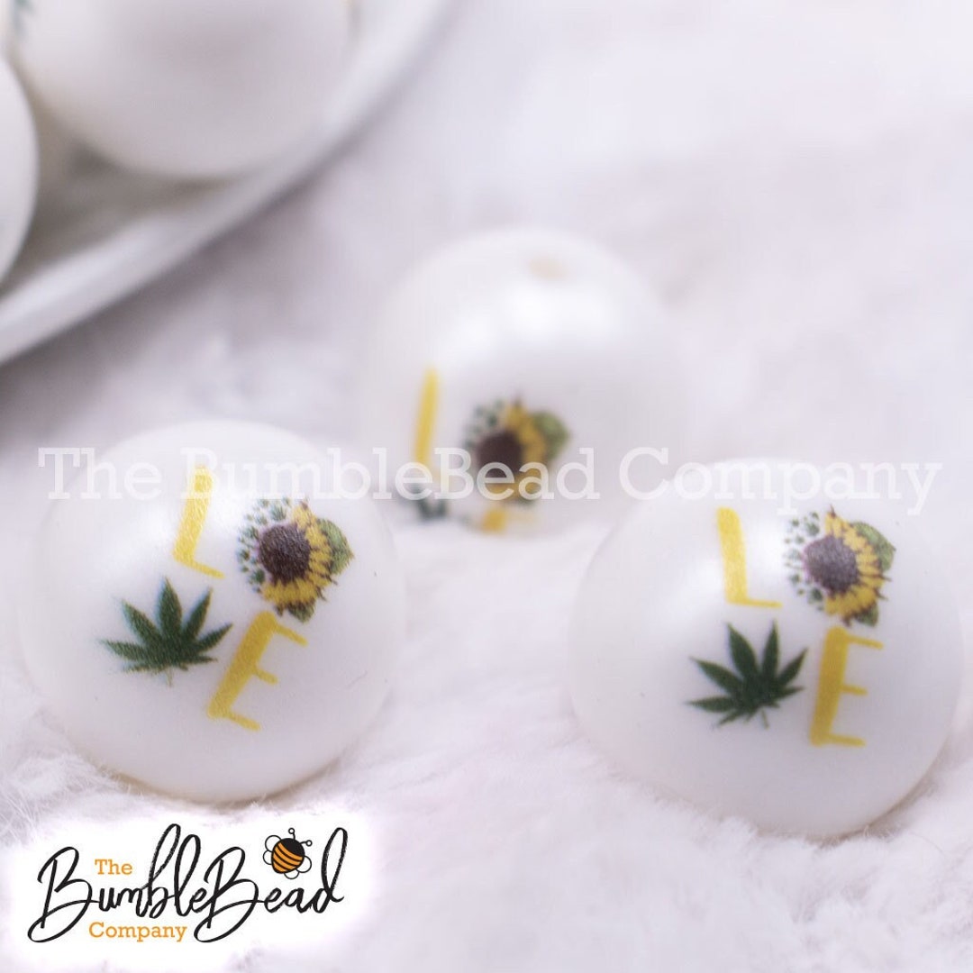 20mm Marijuana Leaf Love Inspired Print on White Bubblegum Beads, 20mm ...