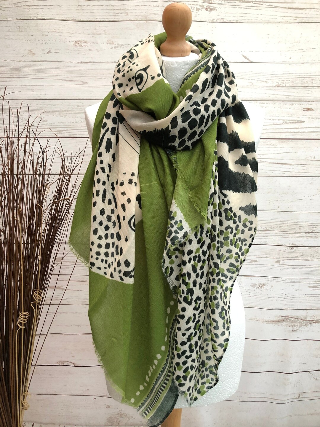 Ladies Bold Tiger & Leopard Animal Print GREEN BLACK Fashion Scarf ...