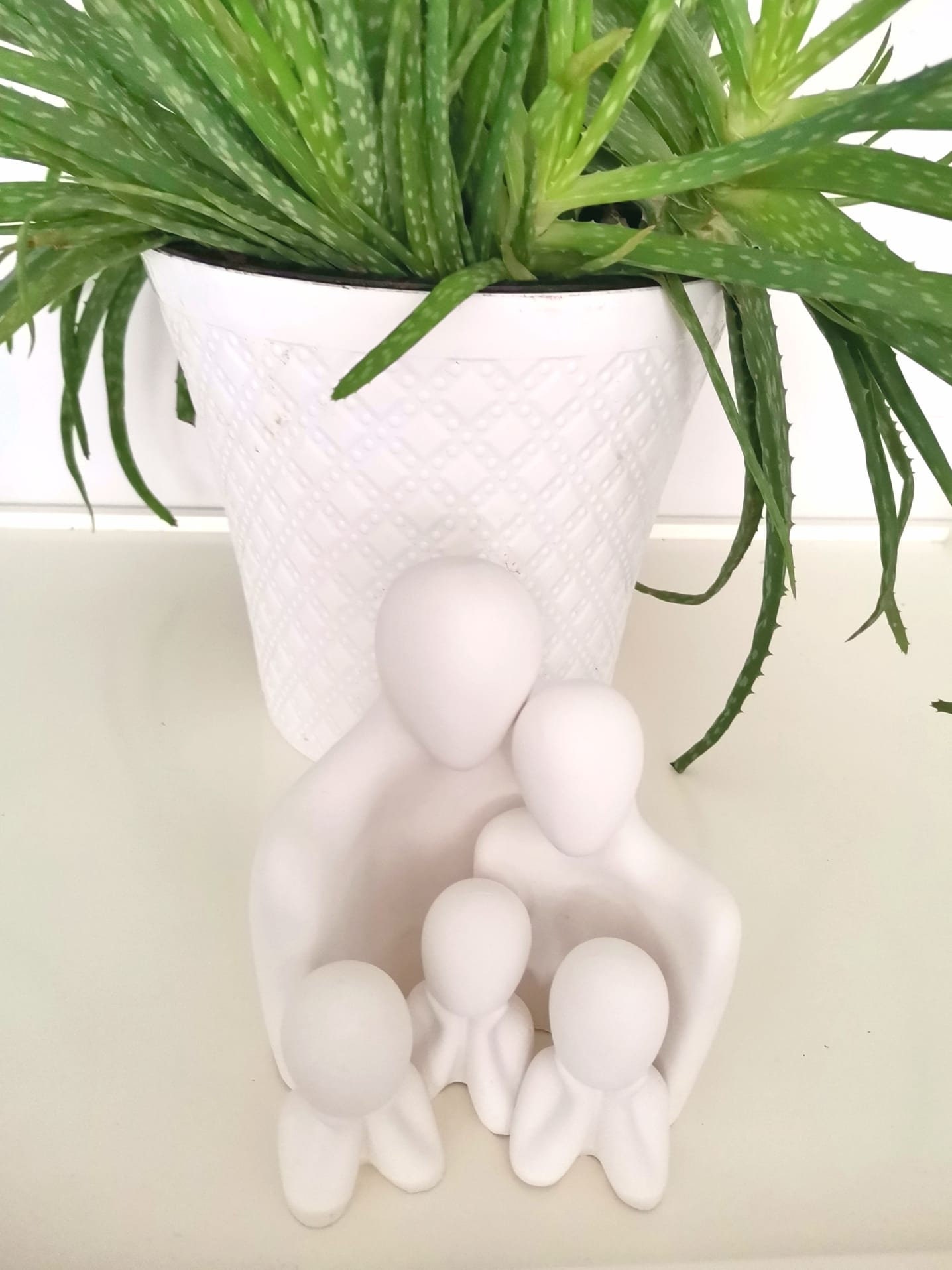 Handcrafted Decorative Family With Three Childs Object Family Figurine ...