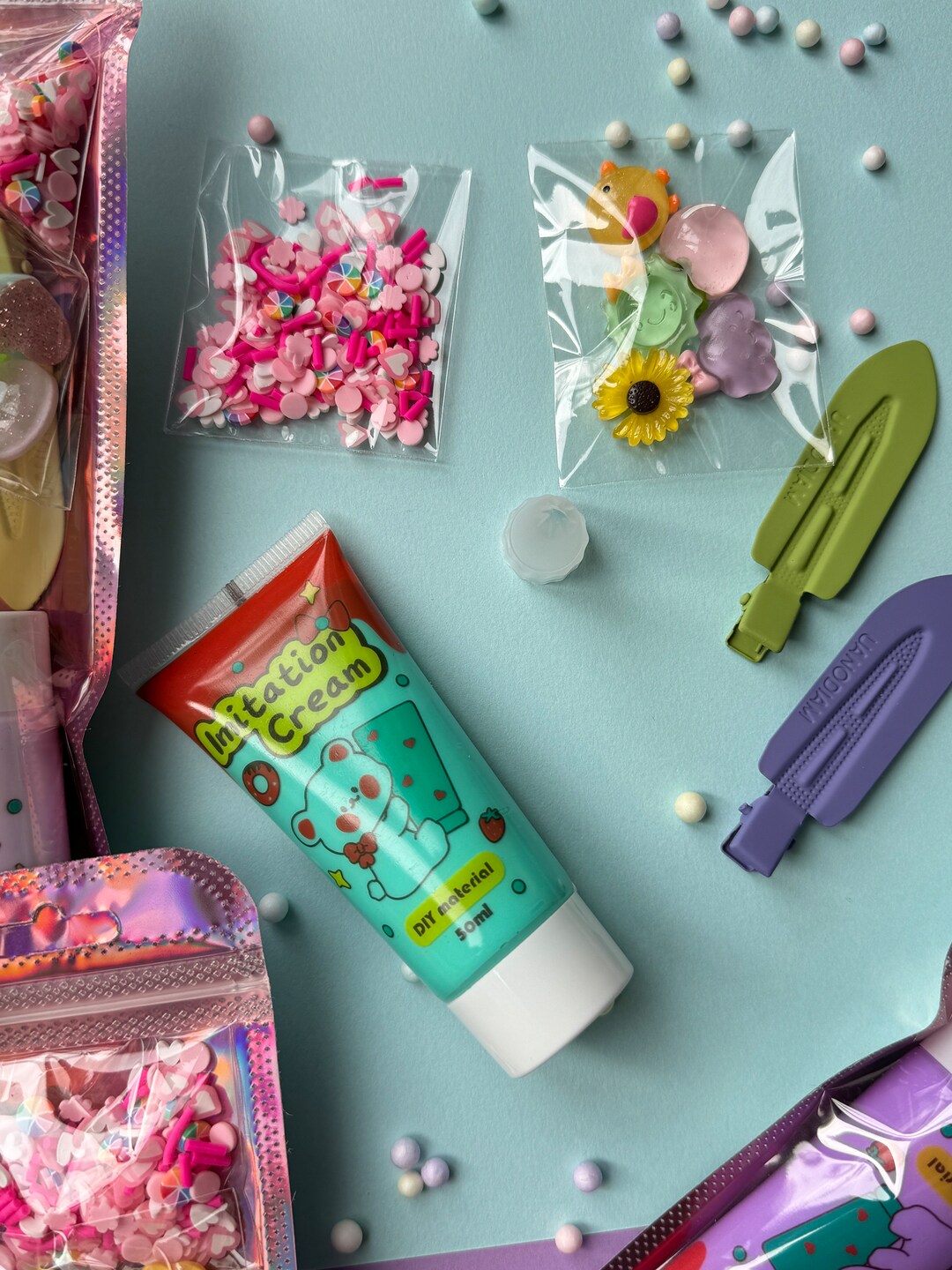 Decoded Whipped Imitation Cream Glue Kit, Hair Pins Kit, Charms and ...