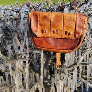 Arthur's Satchel Bag Arthur Morgan Leather Satchel Adventurer Worn ...