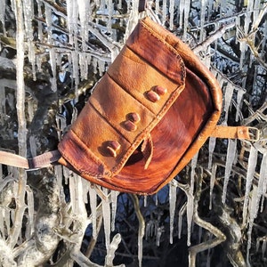 Arthur's Satchel Bag Arthur Morgan Leather Satchel Adventurer Worn ...