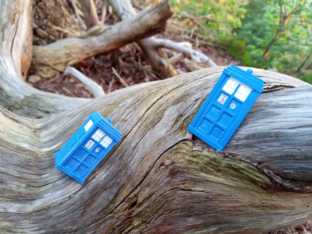 Police Phonebox, Magic Blue Box , Blue Box Badge Who's Box the 11th - Etsy
