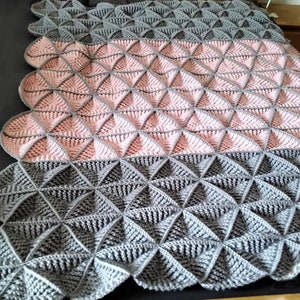 Triangle Crochet Pattern for a 3D Blanket EN/ES: PDF Crochet Blanket ...