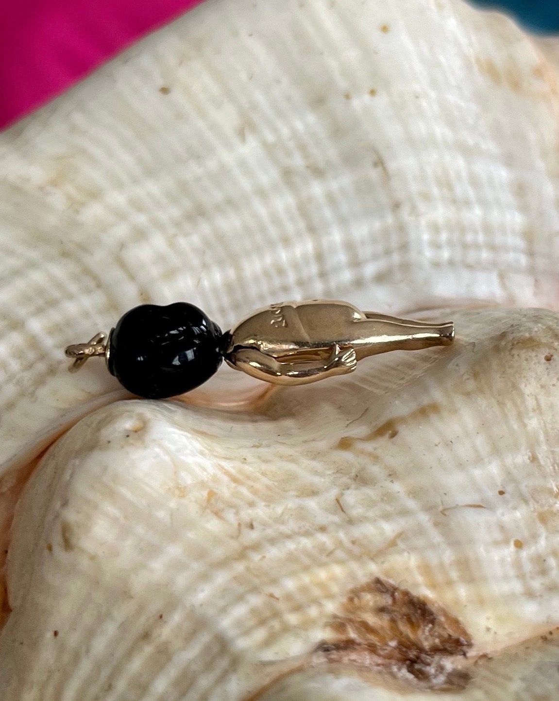 Fumsup Pendant Early 20th Century in 14k Gold - Etsy UK