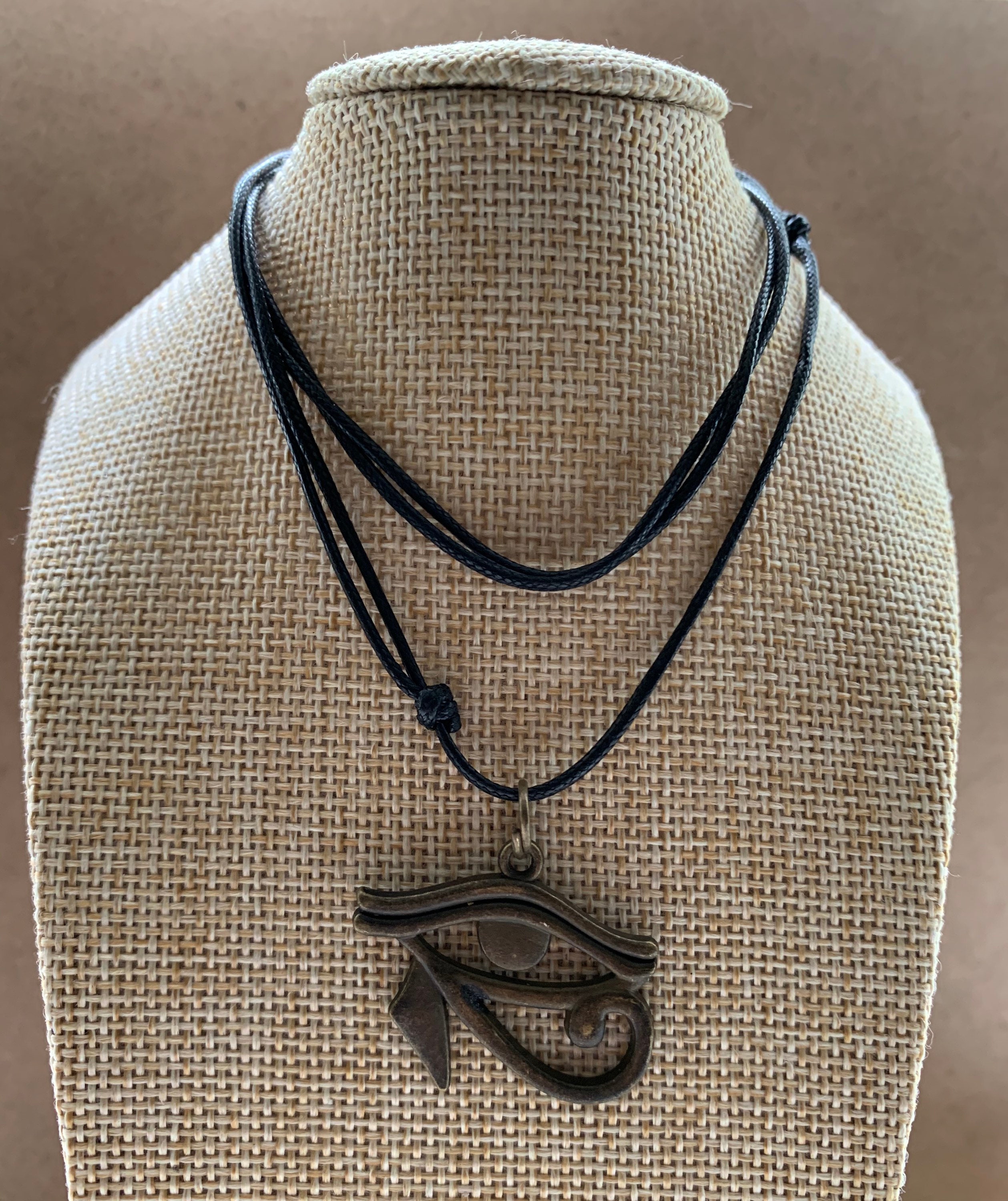 Handgemaakte hanger-Oog van Horus-Oog van Ra-Egyptisch - Etsy Nederland