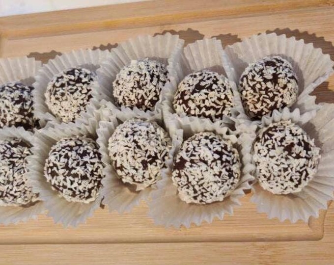 Rum Chocolate BALLS kókuszgolyó Chokladboll Kokosboll Hungarian Dessert ...
