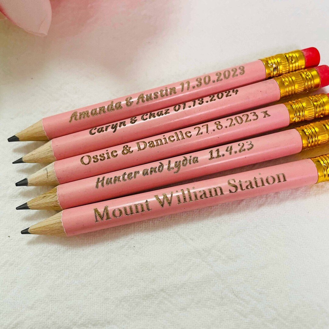 Mini crayons roses, demi-crayons, crayon Save the Dates, crayon gravé ...