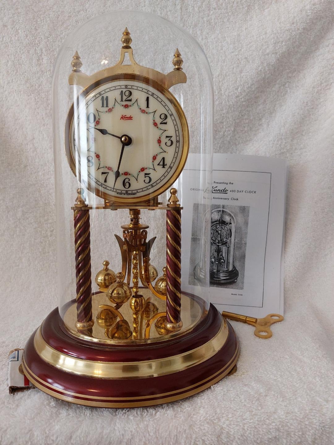 VINTAGE Kundo ANNIVERSARY CLOCK Dark Garmet Red Pearl Base and Pillars ...