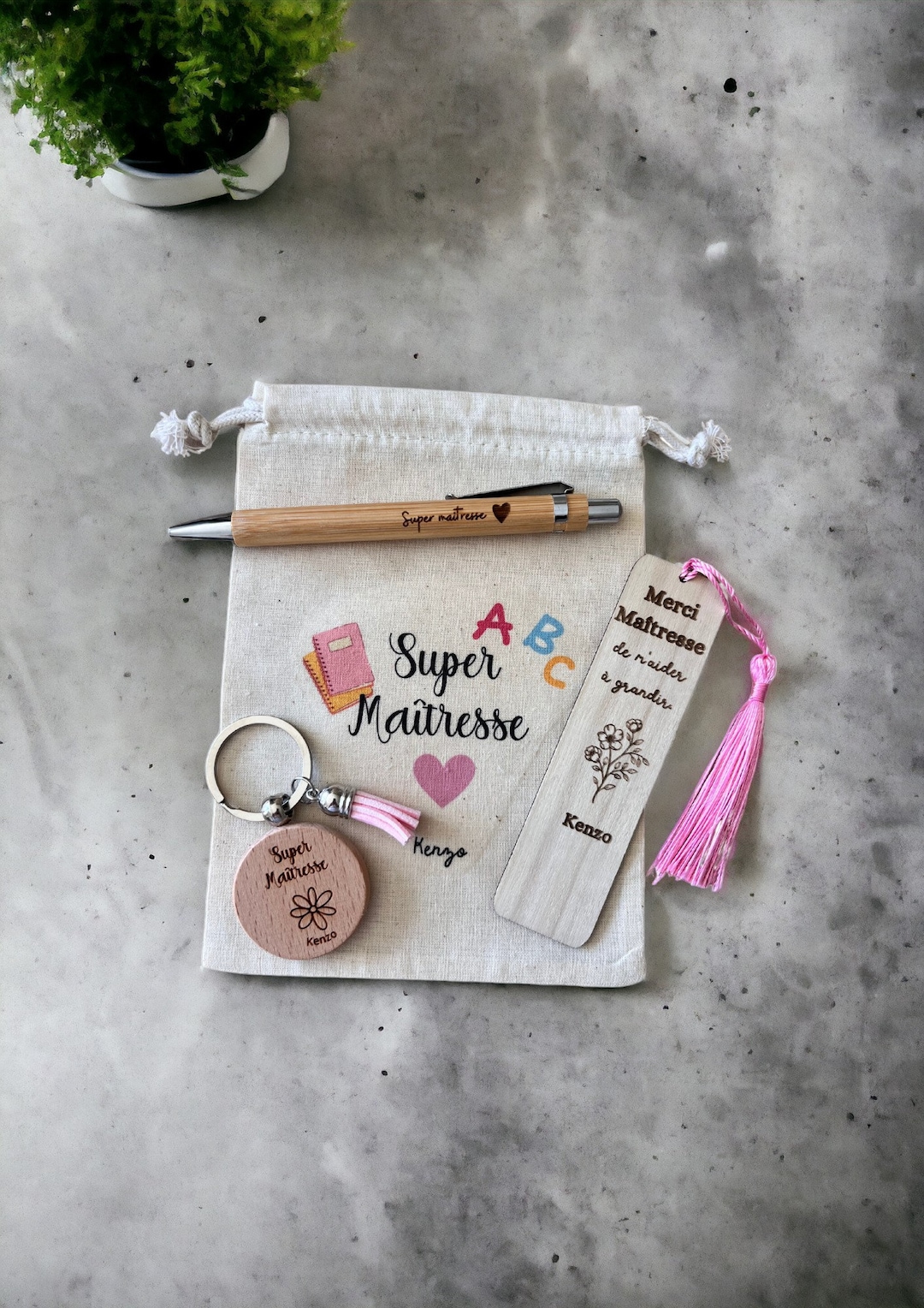 Coffret cadeau fin d'année scolaire maîtresse / maître - merci ...