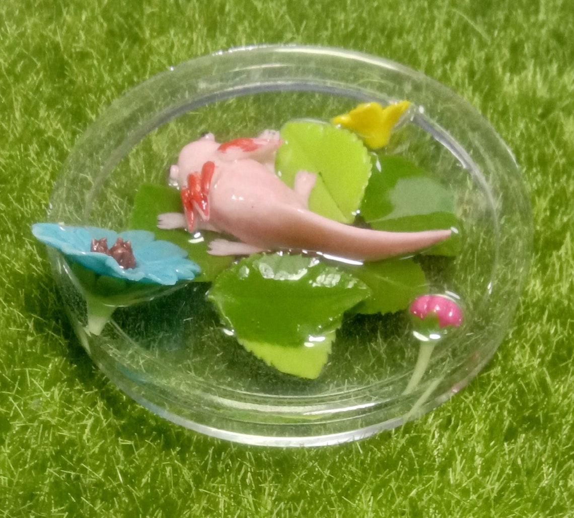 Axolotl Sculpture, Axolotl Resin, Axolotl in Pond Epoxy Resin Magnet ...