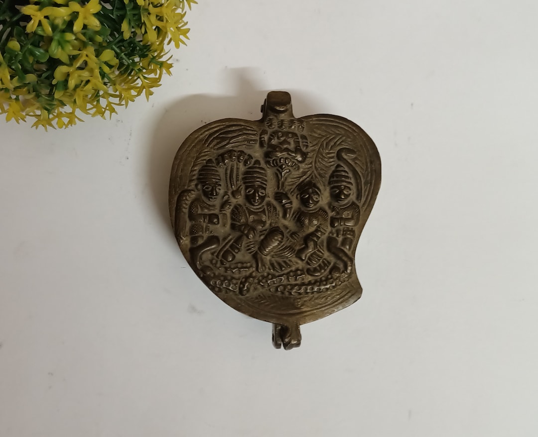 Lord Rama Darbar Engraved Storage Box | Brass Leaf Design Temple Pooja ...