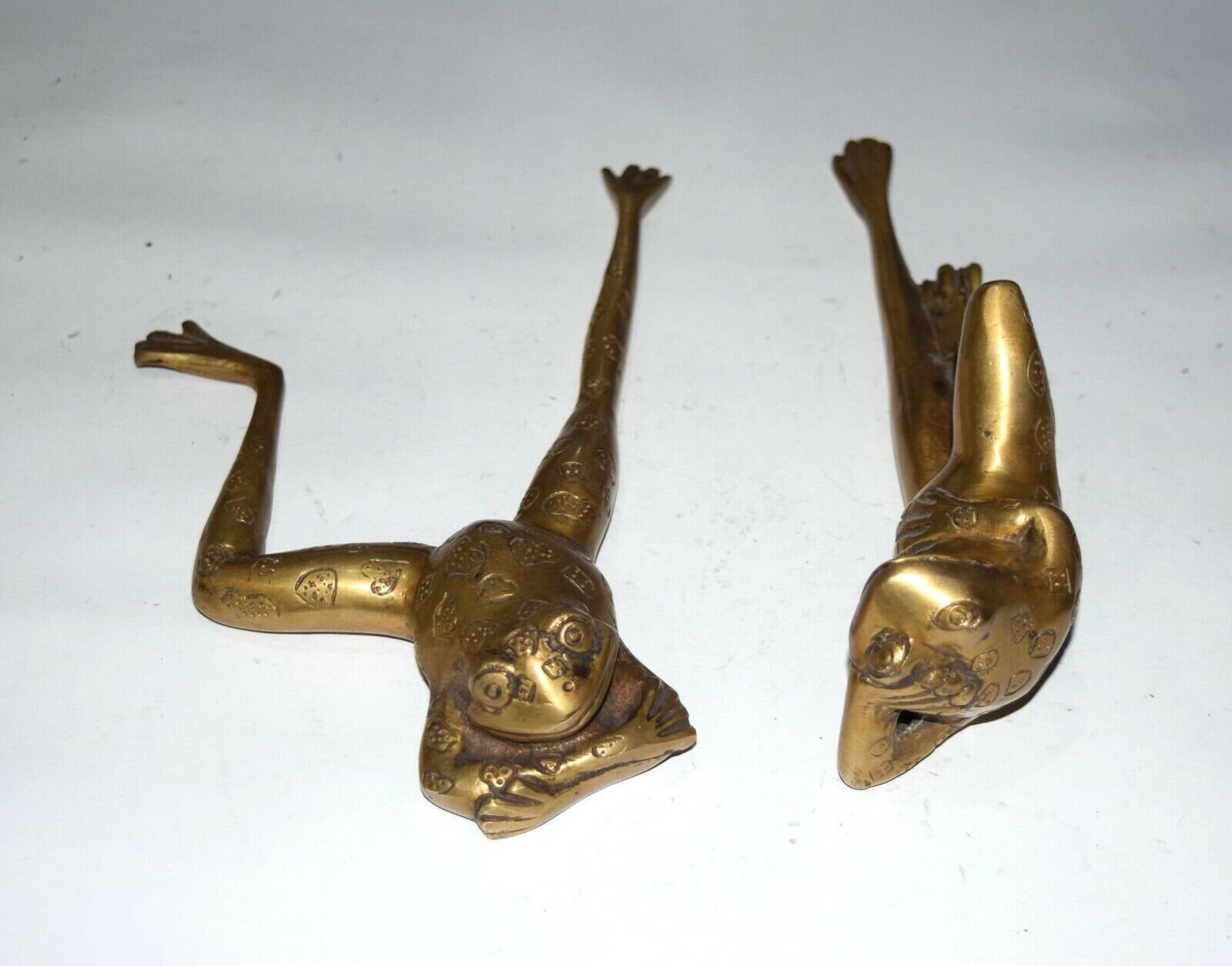 Relaxing Frog Sculpture | Brass Frog Paperweights Pair | Set of 02 ...