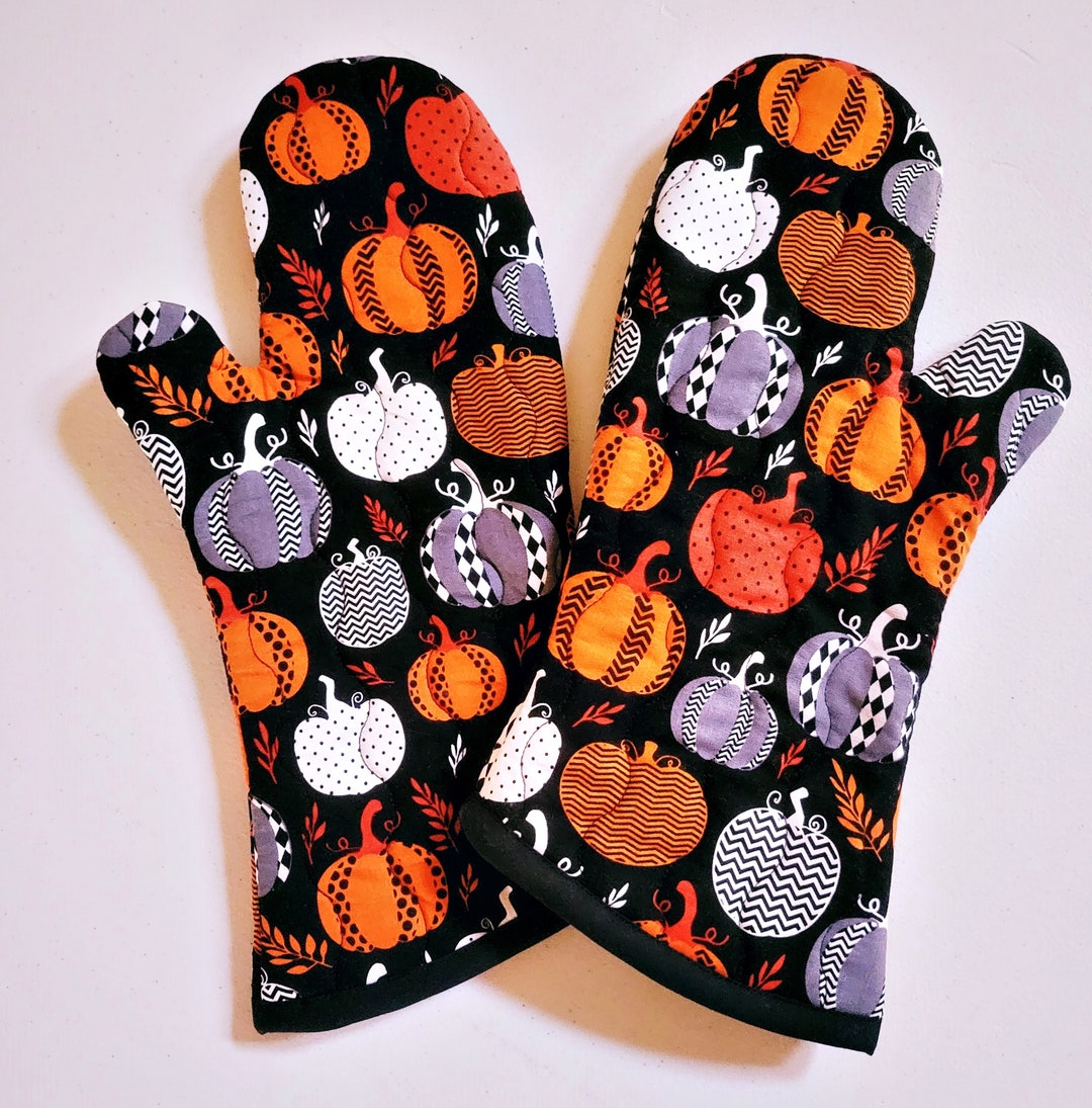 Quilted Pumpkin Oven Mitts: Halloween Fall Kitchen Decor (set of 2) - Etsy