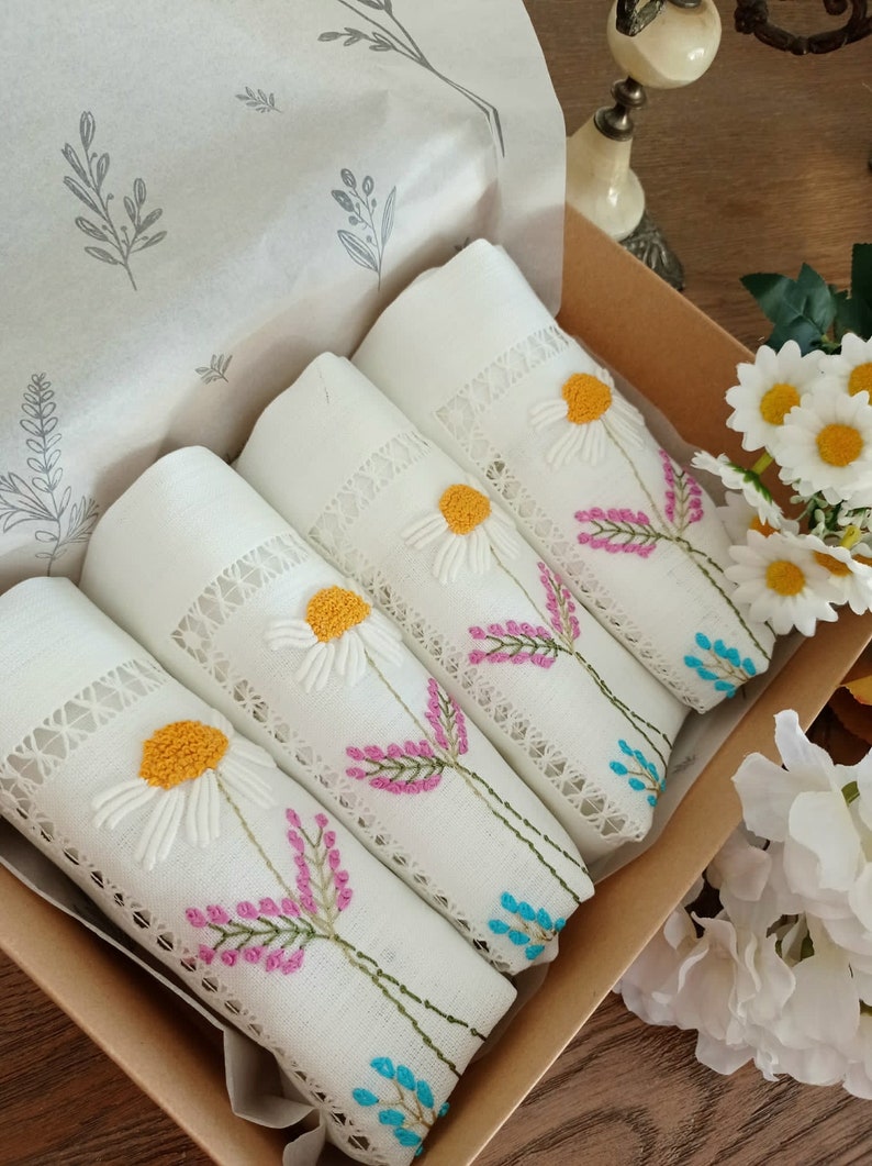 Hand Embroidered Daisy Model Linen Table Runner and Table Mat Dinner ...