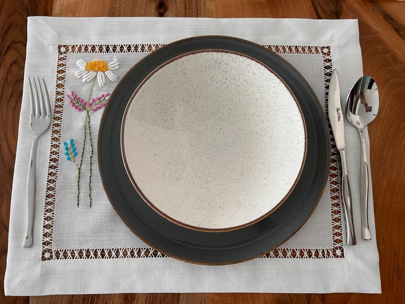 Hand Embroidered Daisy Model Linen Table Runner and Table Mat Dinner ...