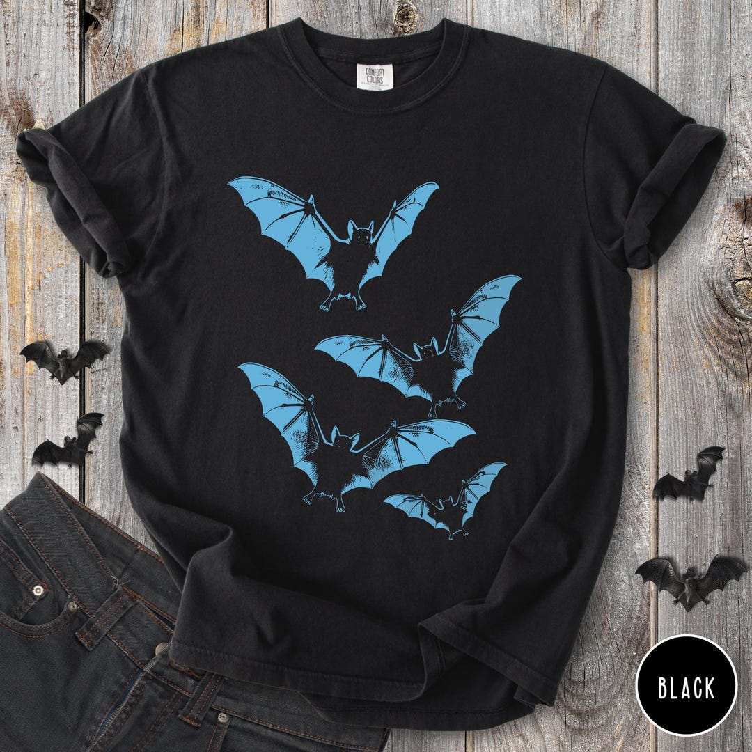 Retro Bat Shirt, Vintage Flying Bats Graphic Tee, 90s Style Bats Shirt ...